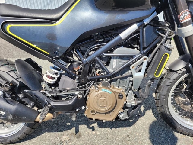 2019 Husqvarna SVARTPILEN 401 Tidy Versatile SIMPLE Urban but Co ...