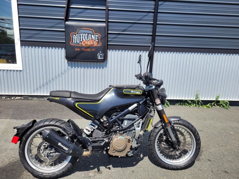 2019 Husqvarna SVARTPILEN 401 Tidy Versatile SIMPLE Urban but Co ...