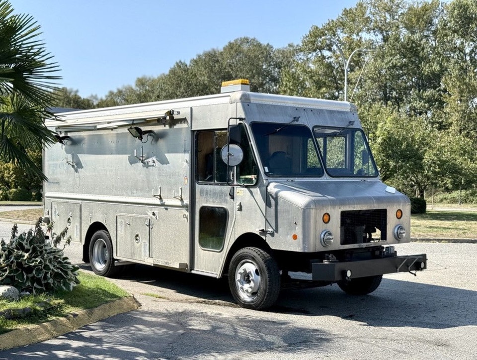 2008 Morgan Olson Workhorse 16 Foot Step Van with Rear Work Shel ...