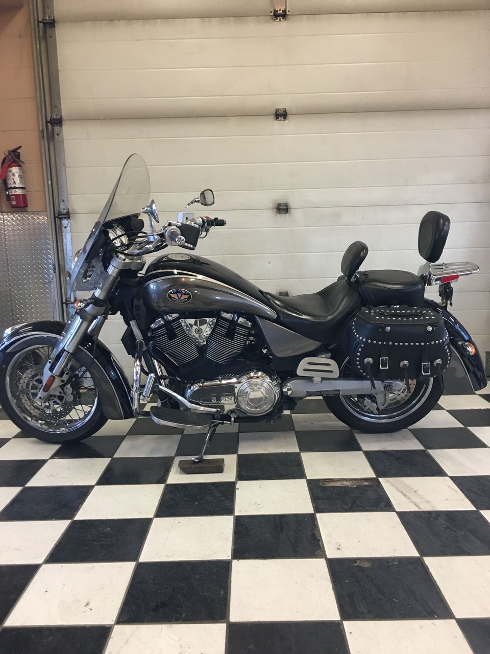 2004 Victory KingPin TOURER , PRIVATE SALE ...$4500. NO GST . | Street ...