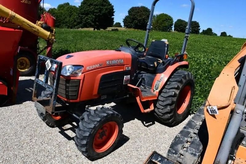 Kubota B3350 Tractor | Farming Equipment | Grand Bend | Free local ...