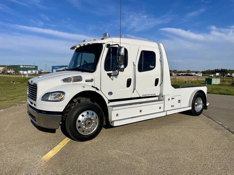 FREIGHTLINER M2 Sport Chassis Western Hauler Single Axle | Heavy Trucks ...