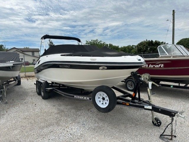 2012 Rinker 216 | Powerboats & Motorboats | Chatham-Kent | Free local ...