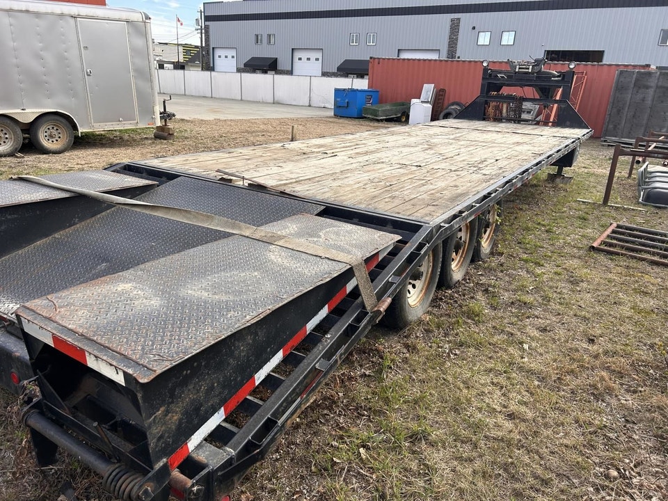 2006 SWS 25 Ft TRI/A Flat Deck Trailer SWS Gooseneck Trailer | Cargo ...