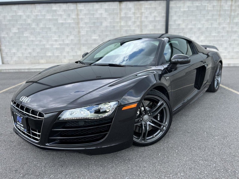 2010 Audi R8 5.2L **CARBON FIBRE PACKAGE** | Cars & Trucks | Hamilton ...
