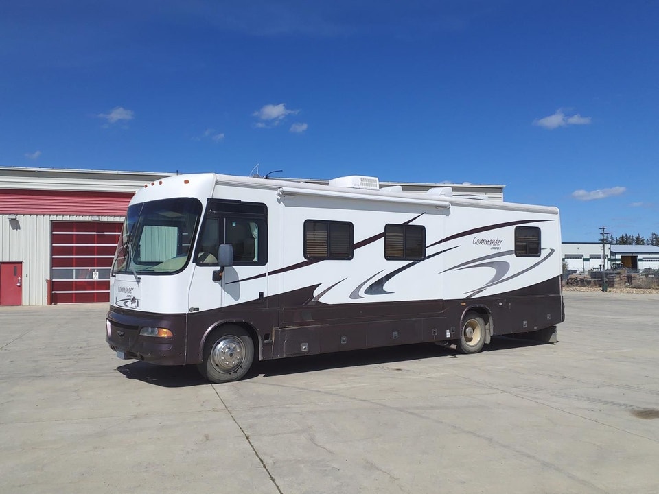 2004 Chevrolet 33 Ft Gas RV S/A Motorhome Tripl E | RVs & Motorhomes ...