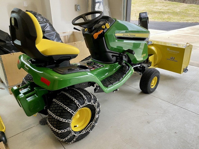 John Deere X350 Lawn Tractor 42-inch Deck w/ Snowblower | Farming Equipment | Barrie | Kijiji