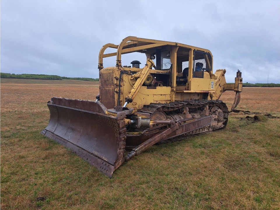Caterpillar Crawler Dozer D8H | Heavy Equipment | Calgary | Free local ...