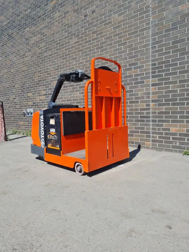 2018 Toyota Electric Tugger lift 10000lbs capacity w Charger | Heavy ...