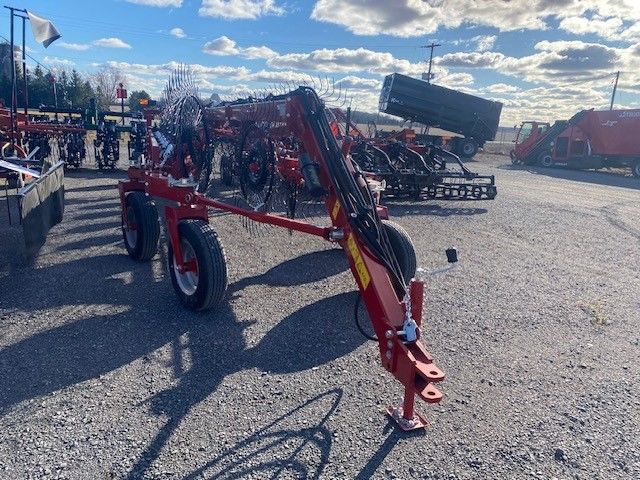 2023 CASE IH WR302 WHEEL RAKE | Farming Equipment | Ottawa | Kijiji