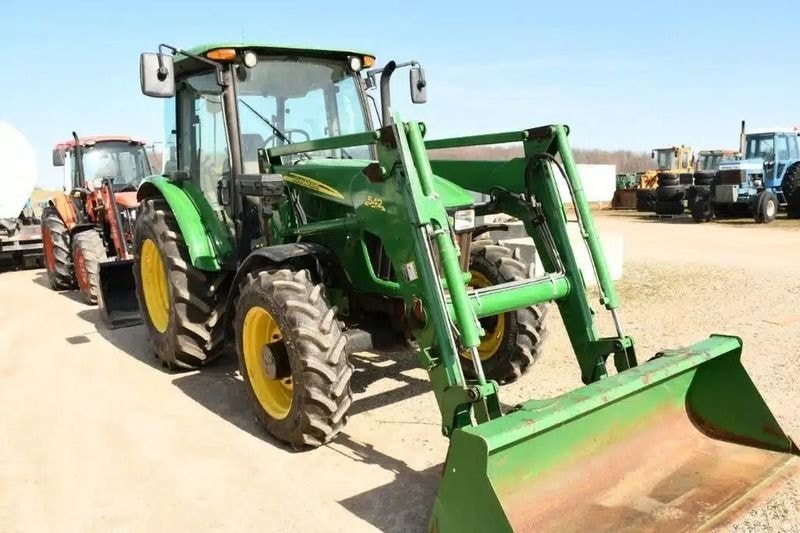 John Deere 5425 Tractor | Farming Equipment | Grand Bend | Kijiji ...