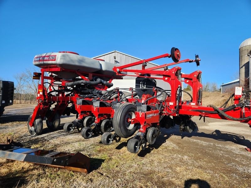 Case IH 1250 Corn Planter | Farming Equipment | Hamilton | Kijiji ...