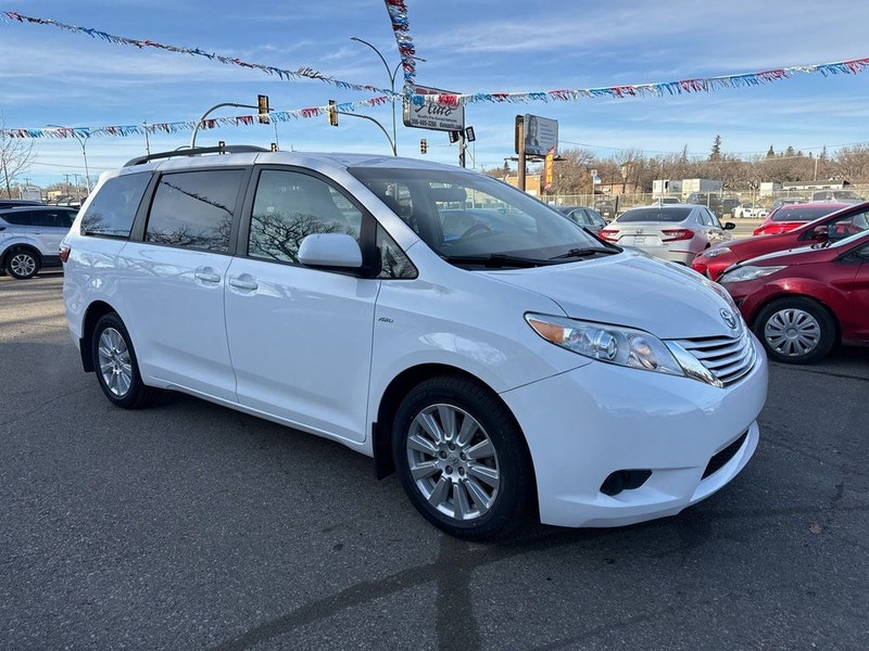 2017 Toyota Sienna LE-AWD-165k-power slide doors | Cars & Trucks ...