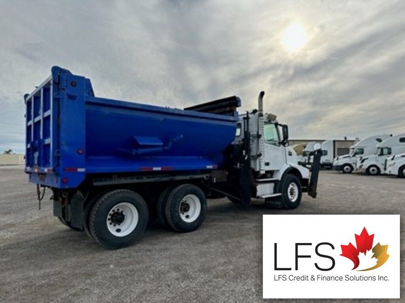 We Finance All Types of Credit! - 2004 Volvo VHD64 Tandem Axle S ...