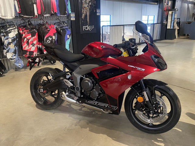 2025 Triumph Daytona 660 Carnival RedSapphire Black | Street, Cruisers ...