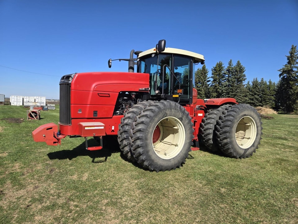 2008 Versatile 4WD Tractor 305 | Farming Equipment | Regina | Free ...