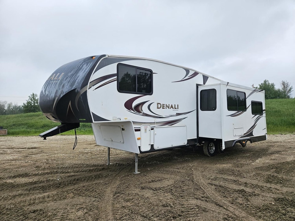 2012 Dutchman 262RLX 26 Ft T/A 5th Wheel Travel Trailer Denali | Travel ...