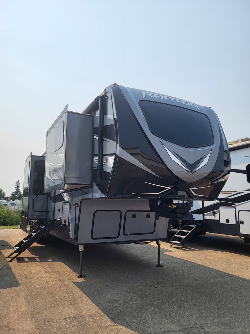 2019 RAPTOR 427 FW Toy Hauler....Attention Oil Field Execs! | Travel ...