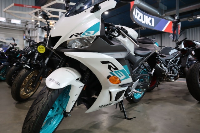 2024 Yamaha YZF-R3 White | Sport Bikes | Edmonton | Kijiji Classifieds