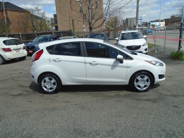 2015 Ford Fiesta SE/ LOW KM / SUPER CLEAN / FUEL SAVER / AC/KEY | Cars ...