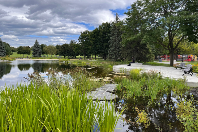 Chambre en coloc meublée située en bordure d'un Parc\Métro\WIFI | Room ...