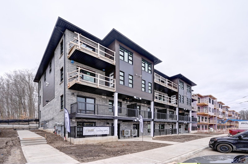 D1/12 - New and Modern 1 Storey 2 Bedroom Suite for Rent! | Long Term ...