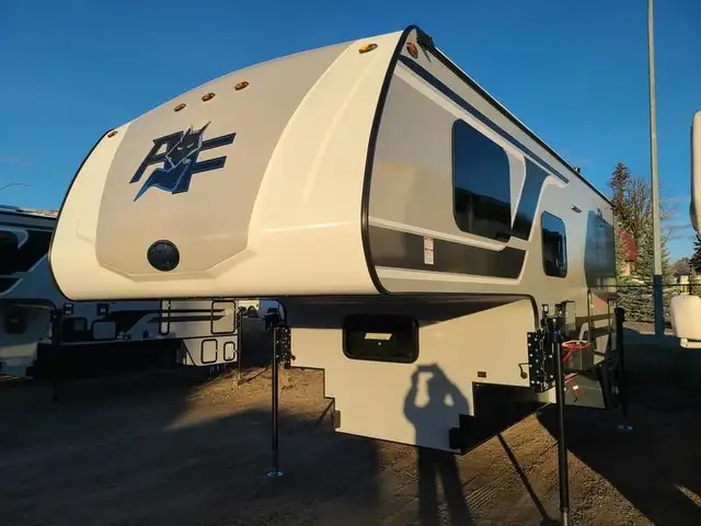 2026 NORTHWOOD Arctic Fox 1140 Dry Bath | Travel Trailers & Campers ...