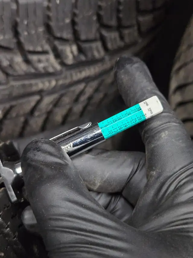 17" Nokian Hakkapeliitta 7 SUV Winter Tires - 235/65/17 | Tires & Rims ...