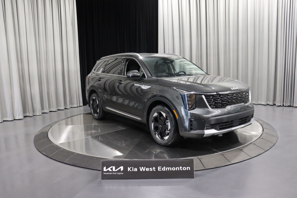 2025 Kia Sorento Plug-In Hybrid EX INCLUDES EXTRA WINTER TIRES | Cars ...