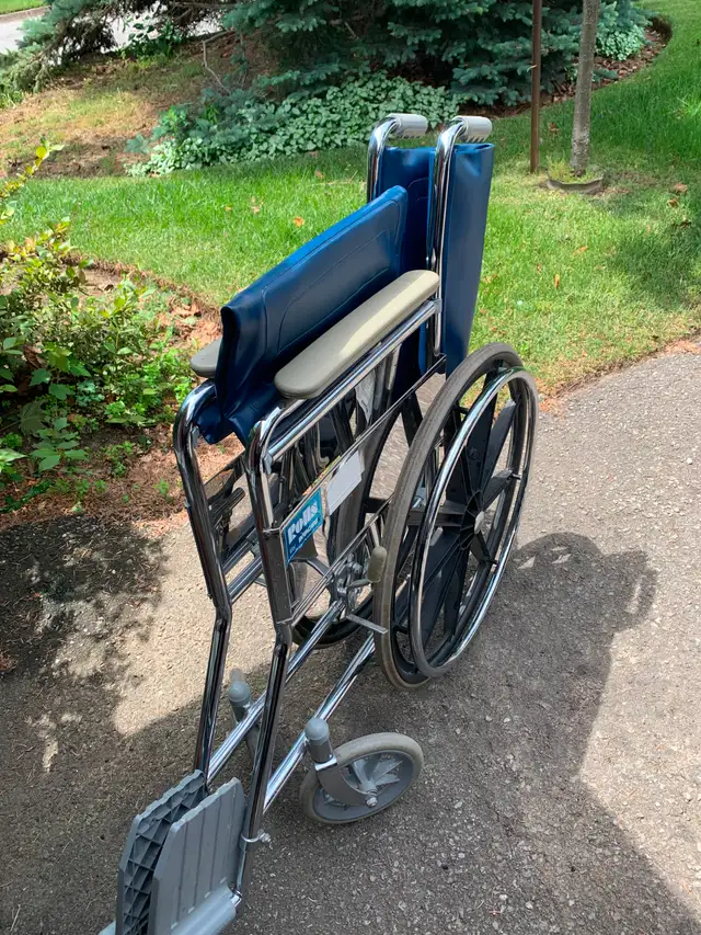 WHEEL CHAIR IN GOOD CONDITION SELLING CHEAP $50 | Health & Special ...