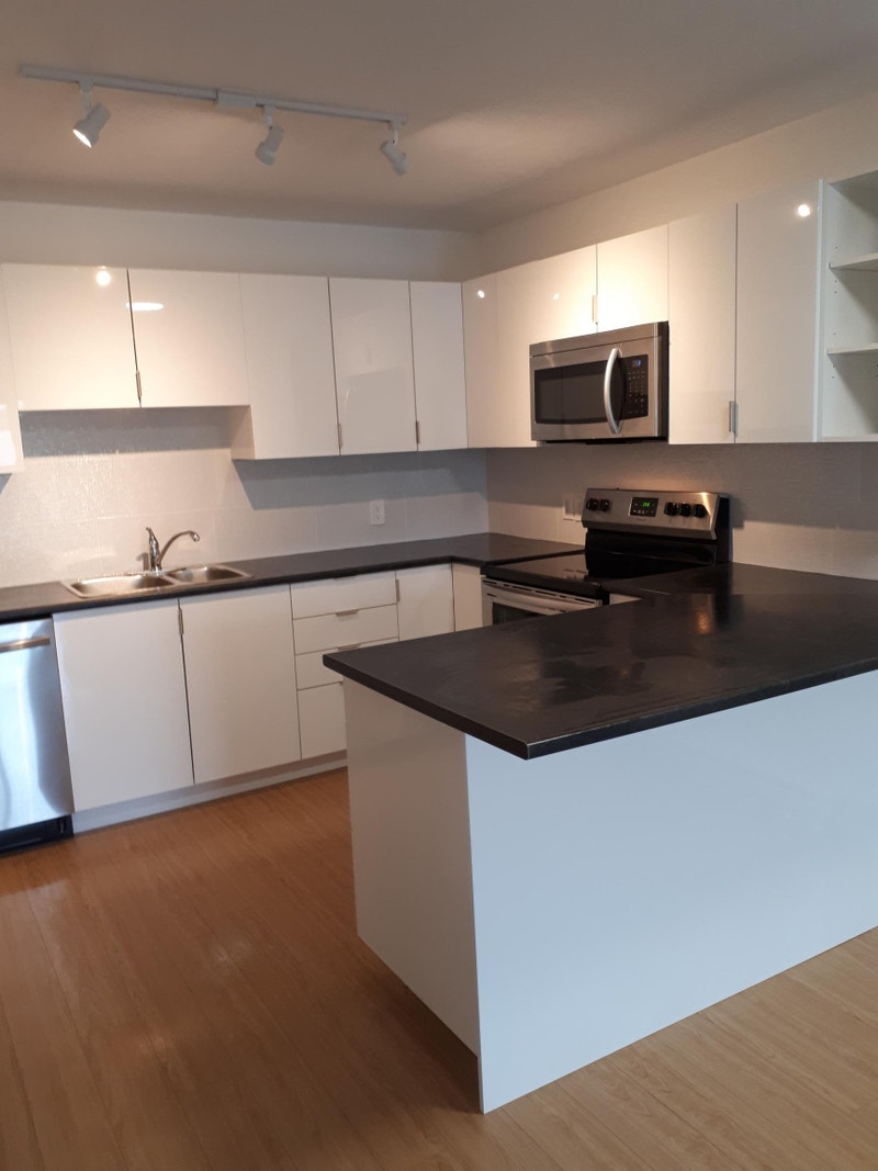 AVAILABLE NOW! 2 BDR UNIT WITH IN SUITE LAUNDRY! | Long Term Rentals ...