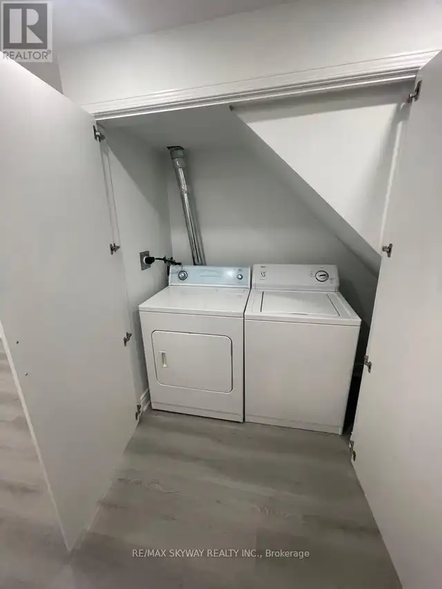 BSMT - 4 ZEBRA TRAIL Brampton (Sandringham-Wellington), Ontario | Long ...