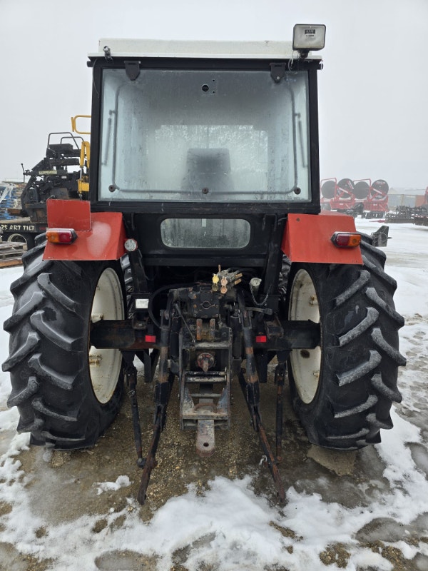 USED UNIVERSAL DT-833 TRACTOR W/ LOADER | Farming Equipment | Winnipeg ...