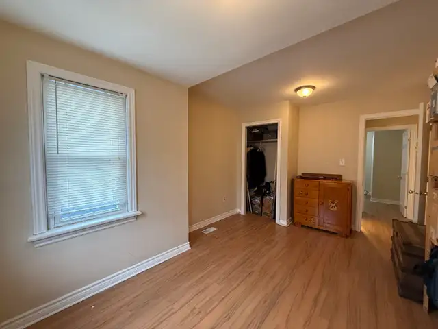 2 bed bungalow in Kingscourt neighbourhood- 11 Connaught St | Long Term ...