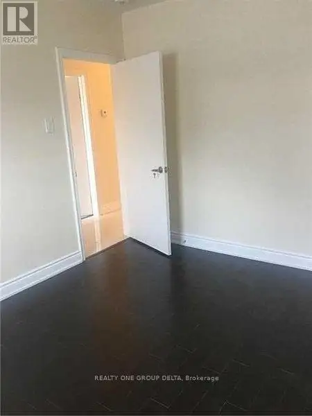 UPPER - 30 DITTMER CRESCENT Toronto (West Humber-Clairville), On | Long ...