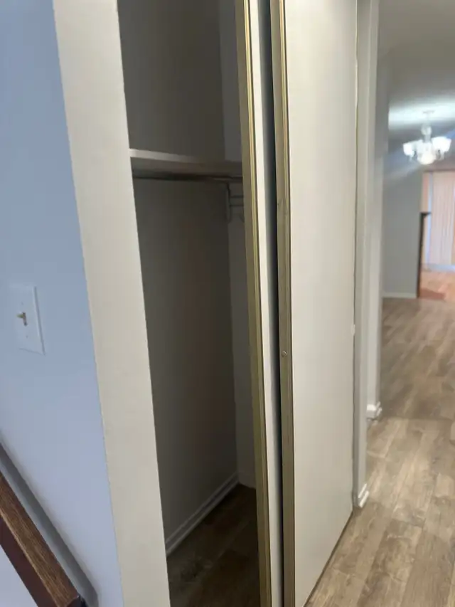 87 Celtic Court - Move-In Ready! Freshly Painted ! - 3 Bedroom H | Long ...