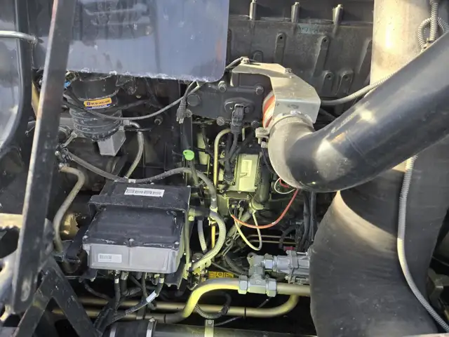 2015 New Holland Combine CR9.90 | Farming Equipment | Grande Prairie ...