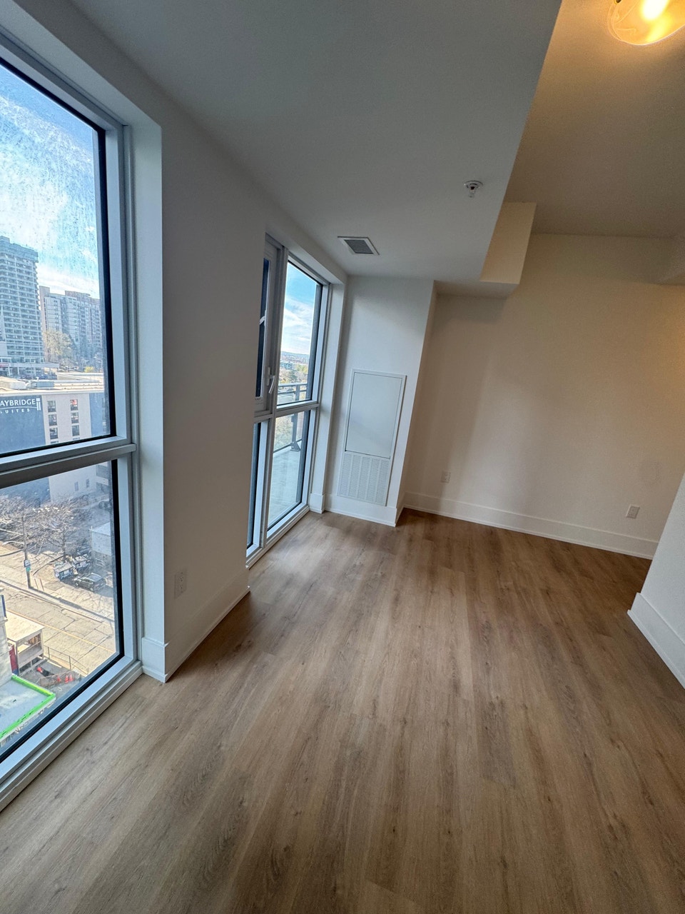 Private Room for Rent in Hamilton Downtown Condo – Utilities and | Long ...