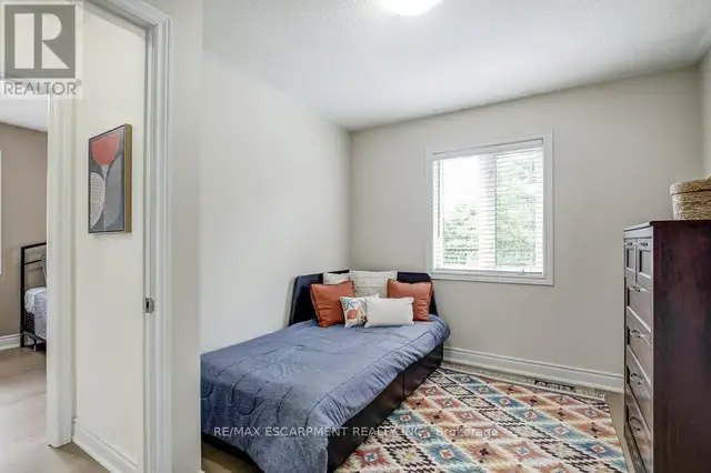 178 CHUDLEIGH STREET Hamilton (Waterdown), Ontario | Houses for Sale ...