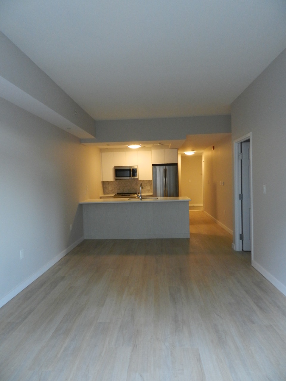 WELCOME TO THE UPSIDE - ONE BEDROOM PLUS DEN APARTMENT AVAILABLE | Long ...