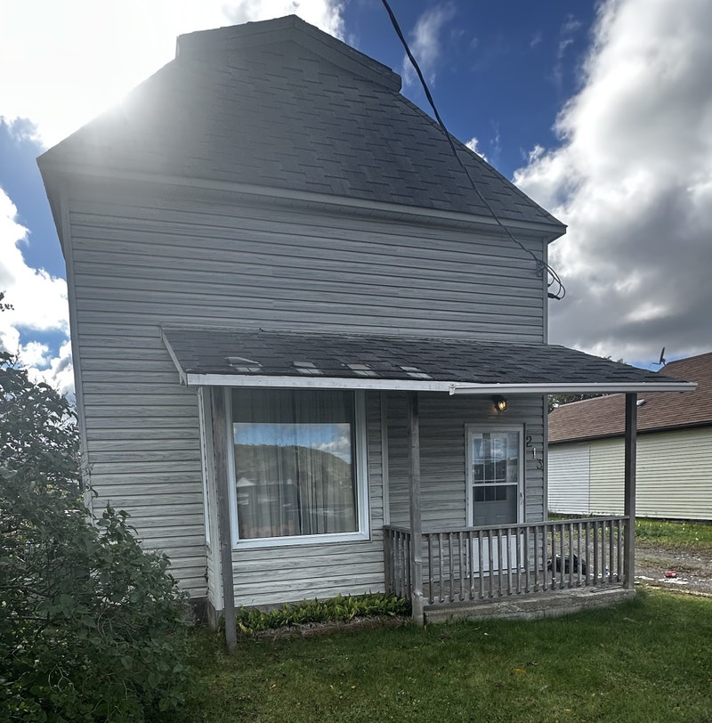 213 Brunswick Street, Schreiber, Ontario - FOR RENT | Long Term Rentals ...