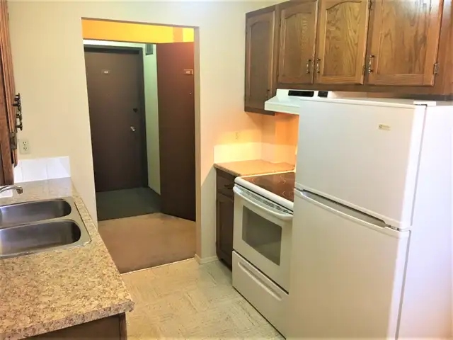 Fantastic 2 bed. apartment in Kensington, close to LRT, SAIT, DT | Room ...