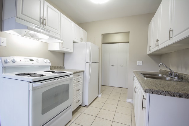 2 Bedroom Apartment For May in Kitchener - on a Cozy Quiet Court | Long ...