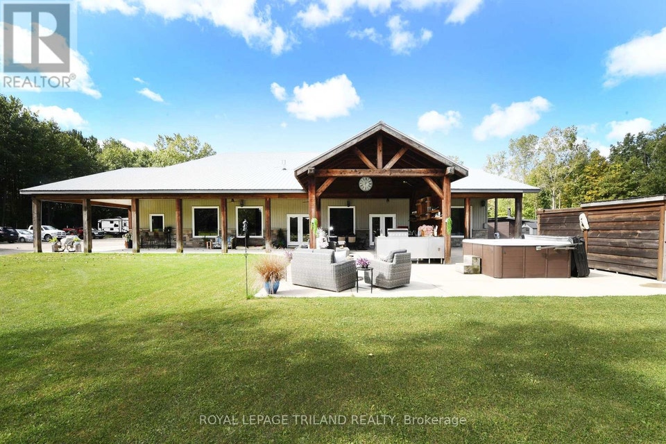 7264 RIDGE ROAD Lambton Shores (Bosanquet), Ontario | Houses for Sale ...