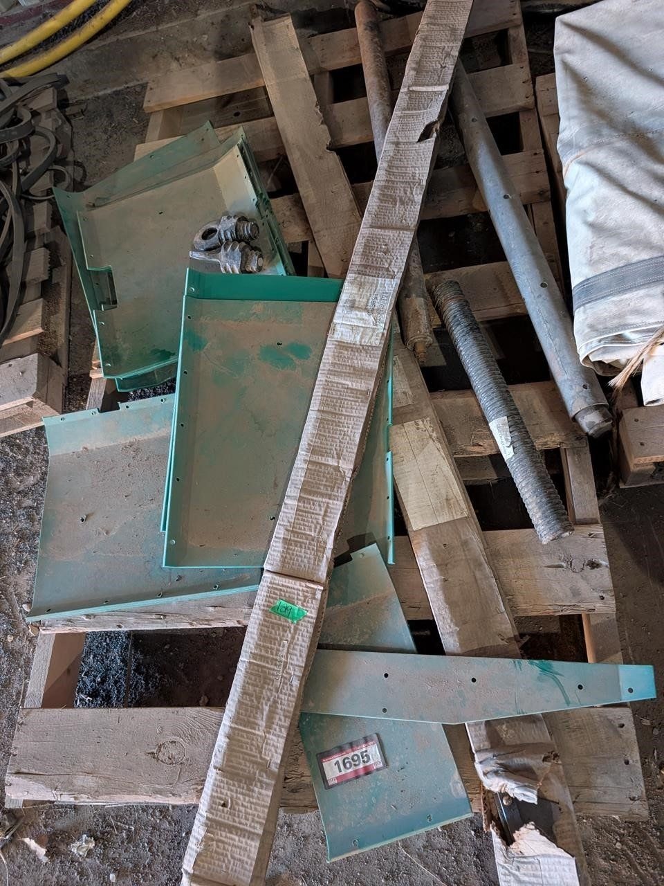 QTY OF MACDON & JD HEADER PARTS | Heavy Trucks | Lloydminster | Free ...