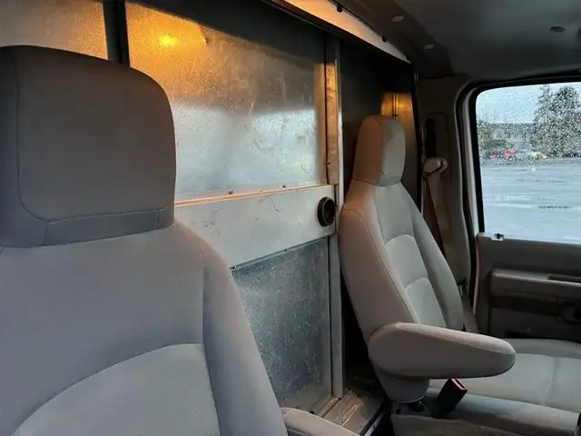 2022 Ford E-450 Cube Van / 16 Ft Box | Heavy Trucks | Delta/Surrey ...