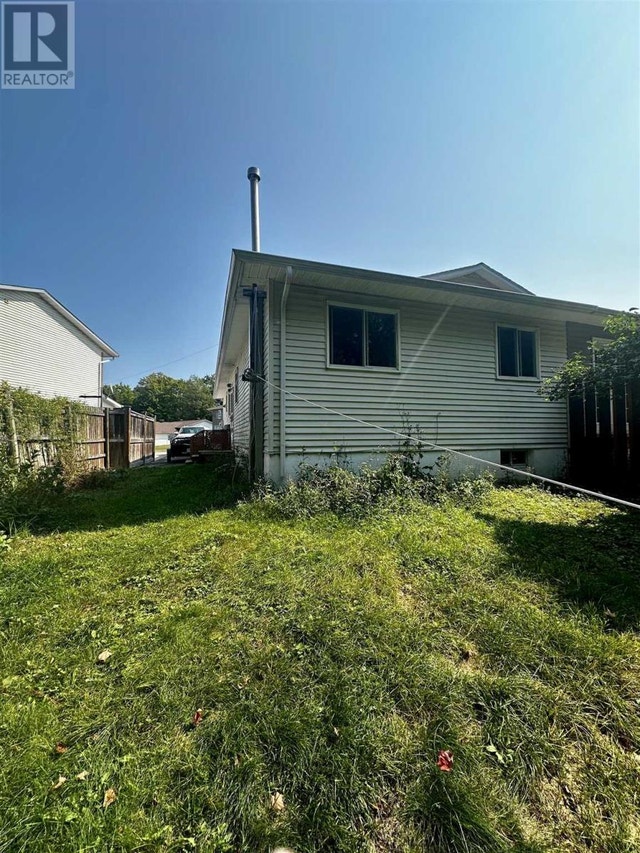 75 Beckett BLVD Elliot Lake, Ontario | Houses for Sale | Sudbury ...