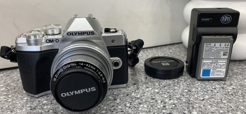Olympus E-M10 III 16MP Digital Mirrorless Camera IM0006 *AS IS ...