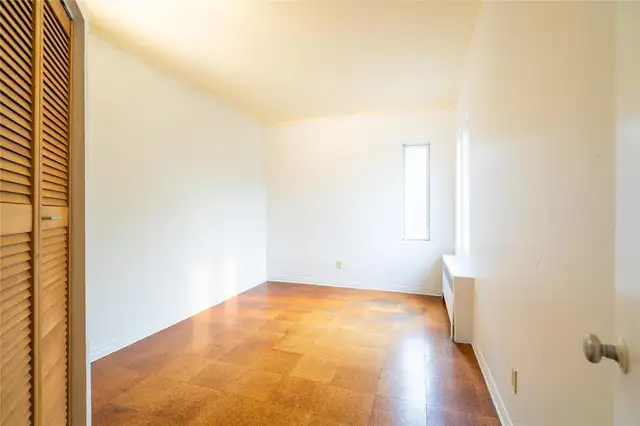 24 Riverside Drive Winnipeg, Manitoba | Houses for Sale | Winnipeg ...