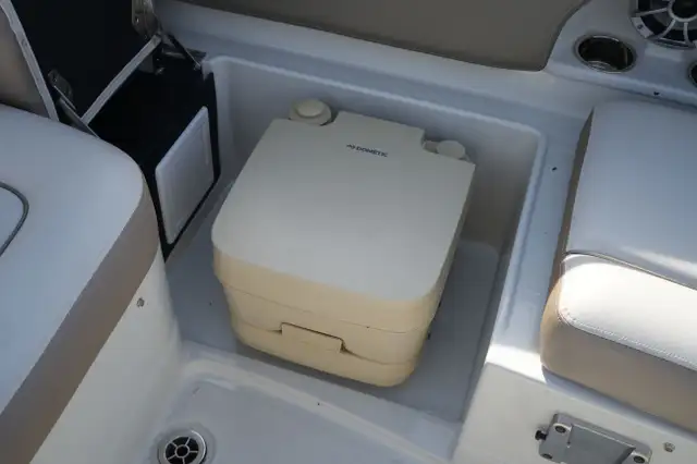 2024 CROWNLINE E210 XS | Powerboats & Motorboats | Red Deer | Free ...